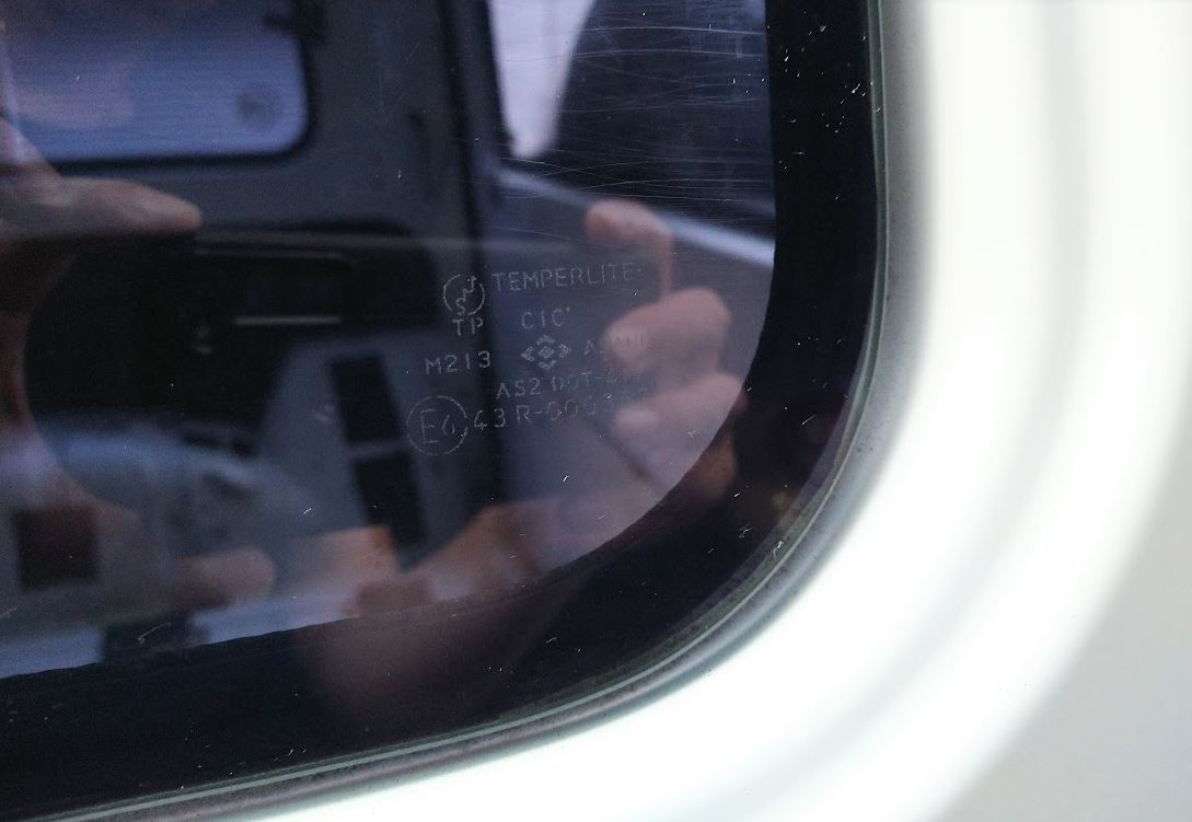 【徹底解説】ジムニー歴20年が教える JA11の詳しい特徴 ⑥ ガラスがあまりUVカットしない？